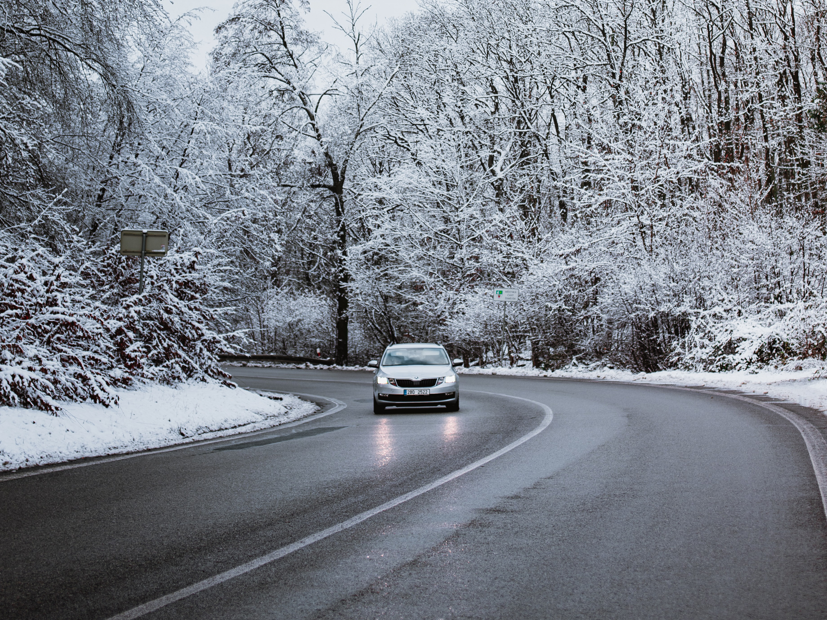 Wetgeving winterbanden in Duitsland, Frankrijk en Zweden | Carteam Auto ...